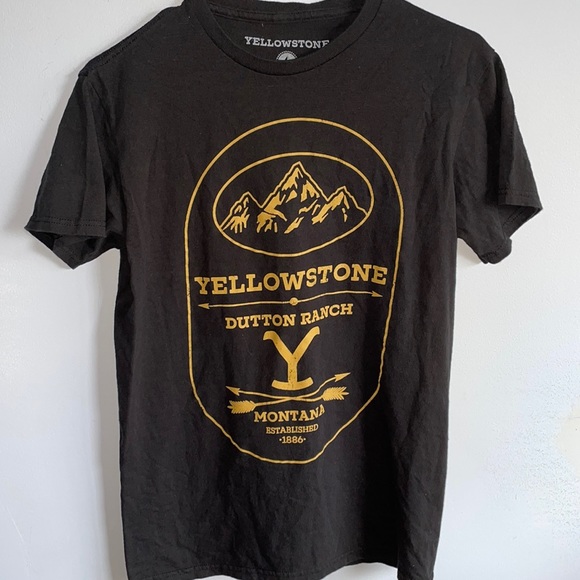 Paramount | Tops | Yellowstone Graphic Tshirt Small | Poshmark